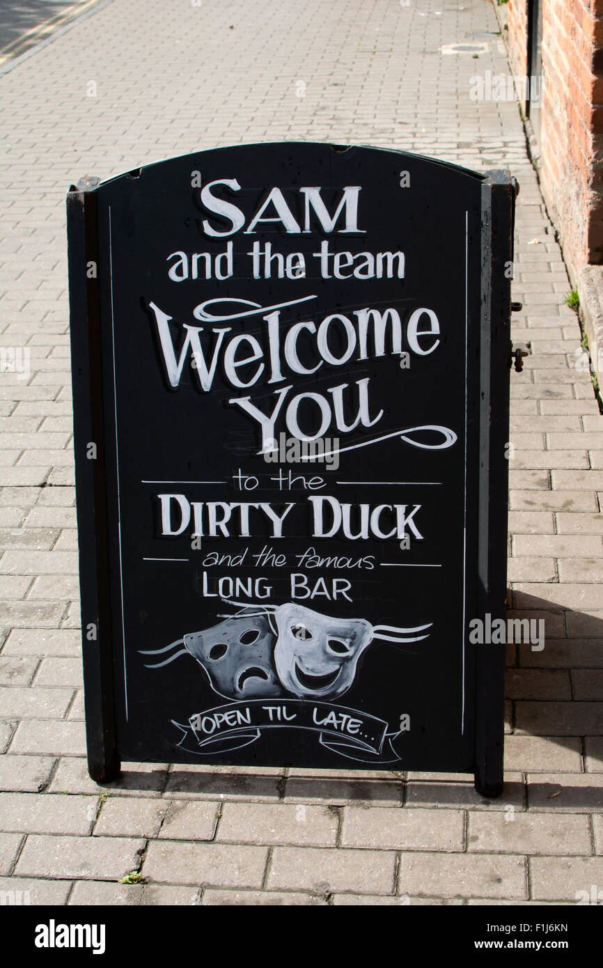 Sign outside the Dirty Duck pub, Stratford-upon-Avon, UK Stock Photo ...
