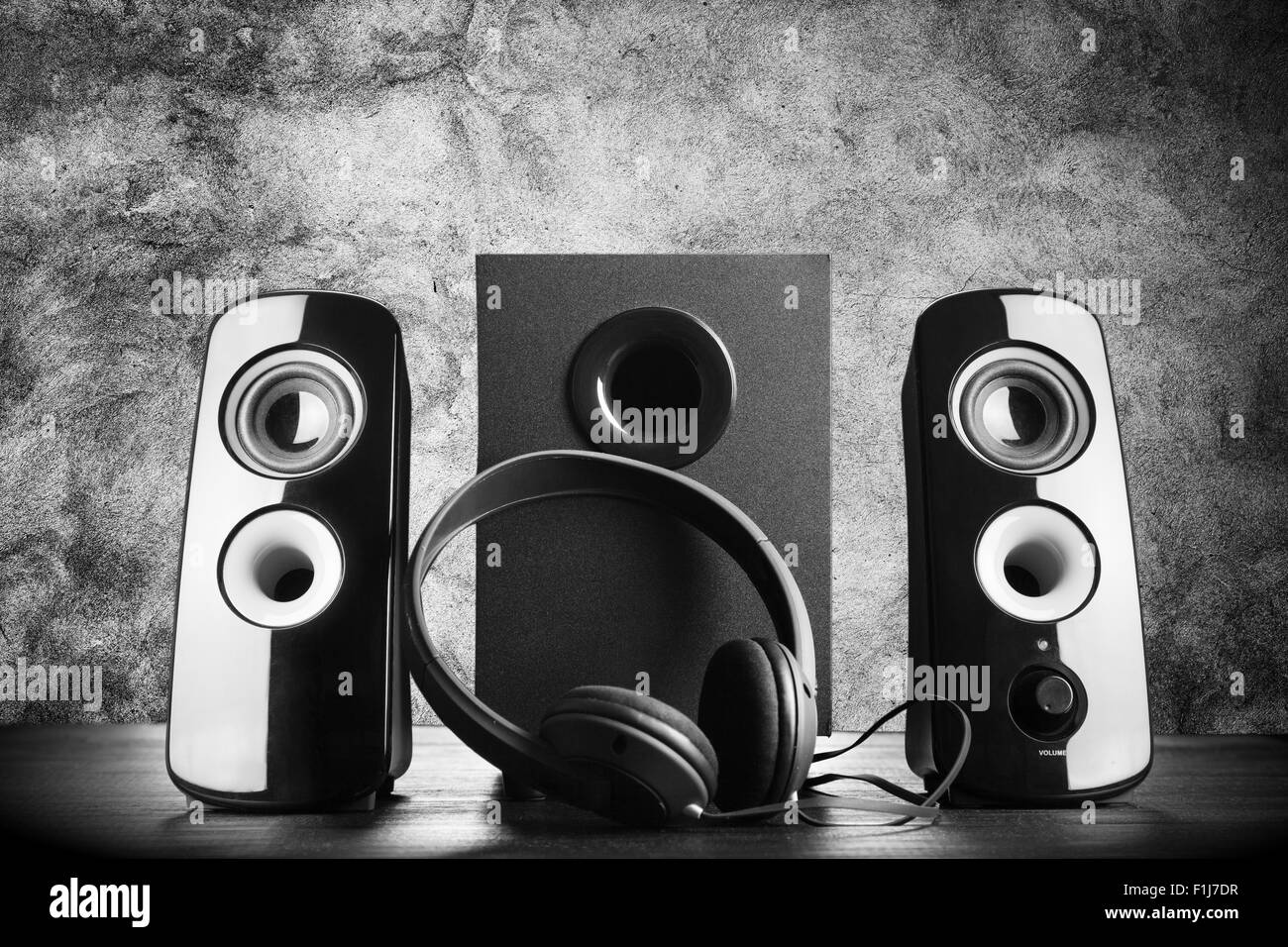 Modern black sound speakers Stock Photo - Alamy