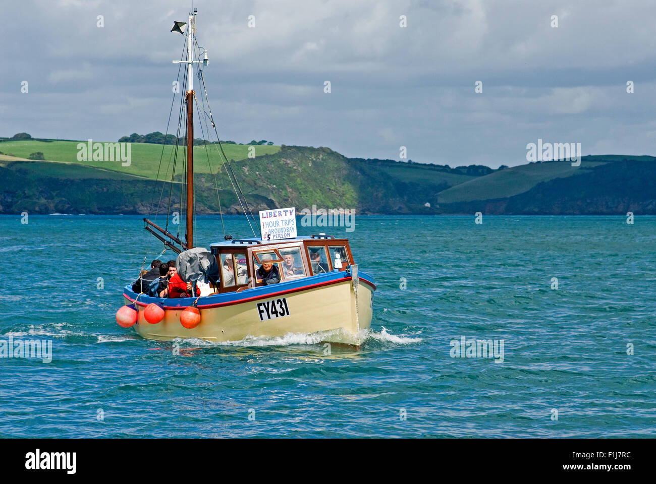Three fishing boats cornwall hi-res stock photography and images - Alamy