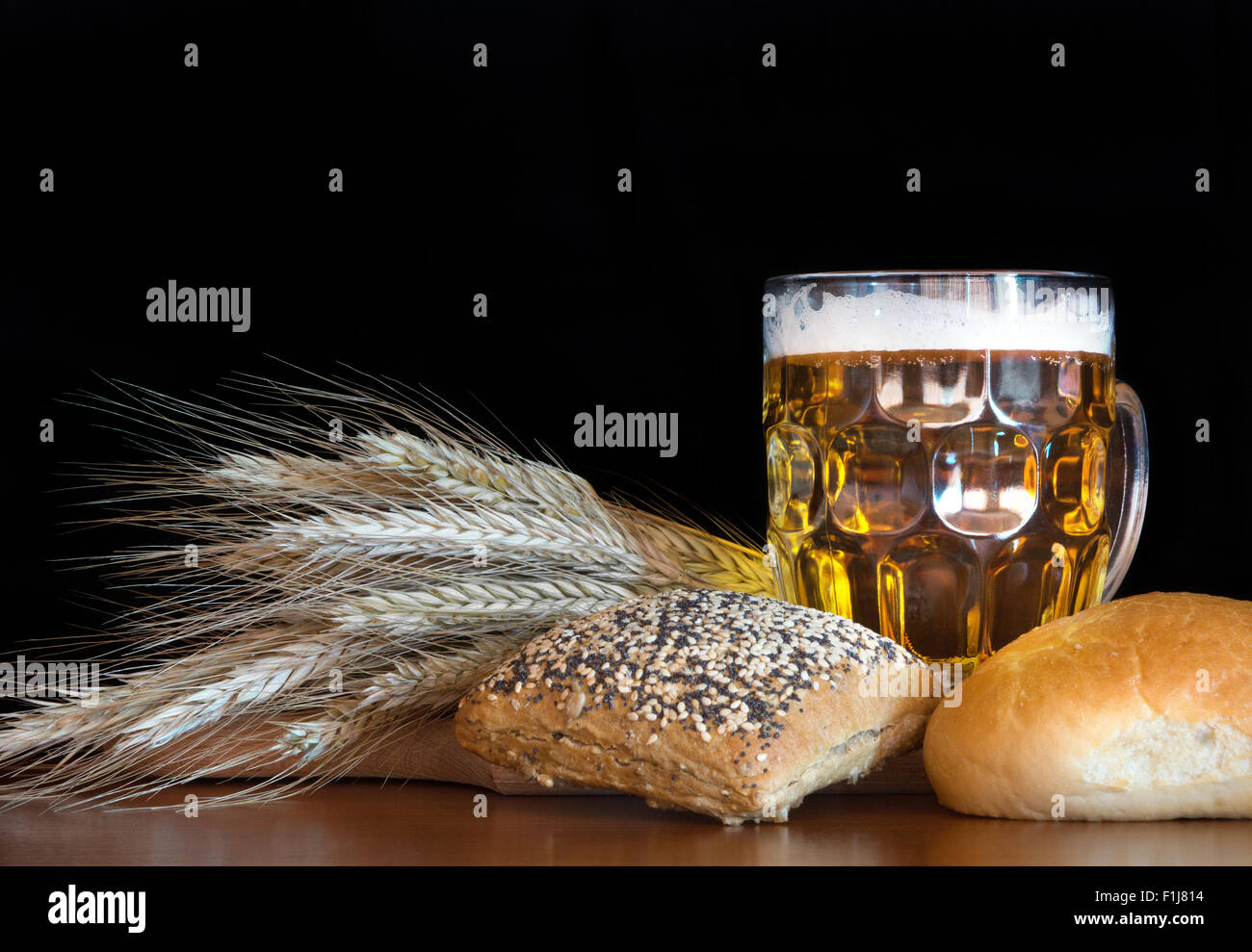 Black pint hi-res stock photography and images - Alamy