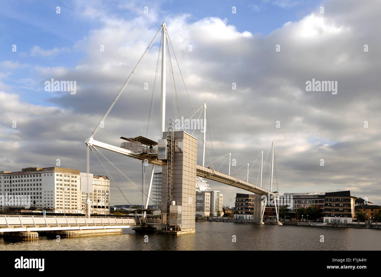 ExCel Exhibition Arena footbridge Stock Photo - Alamy