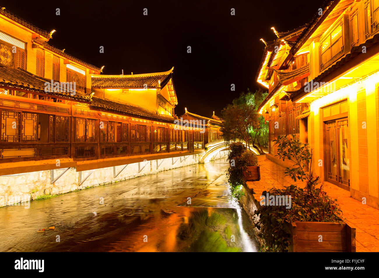 The ancient city of lijiang hi-res stock photography and images - Alamy