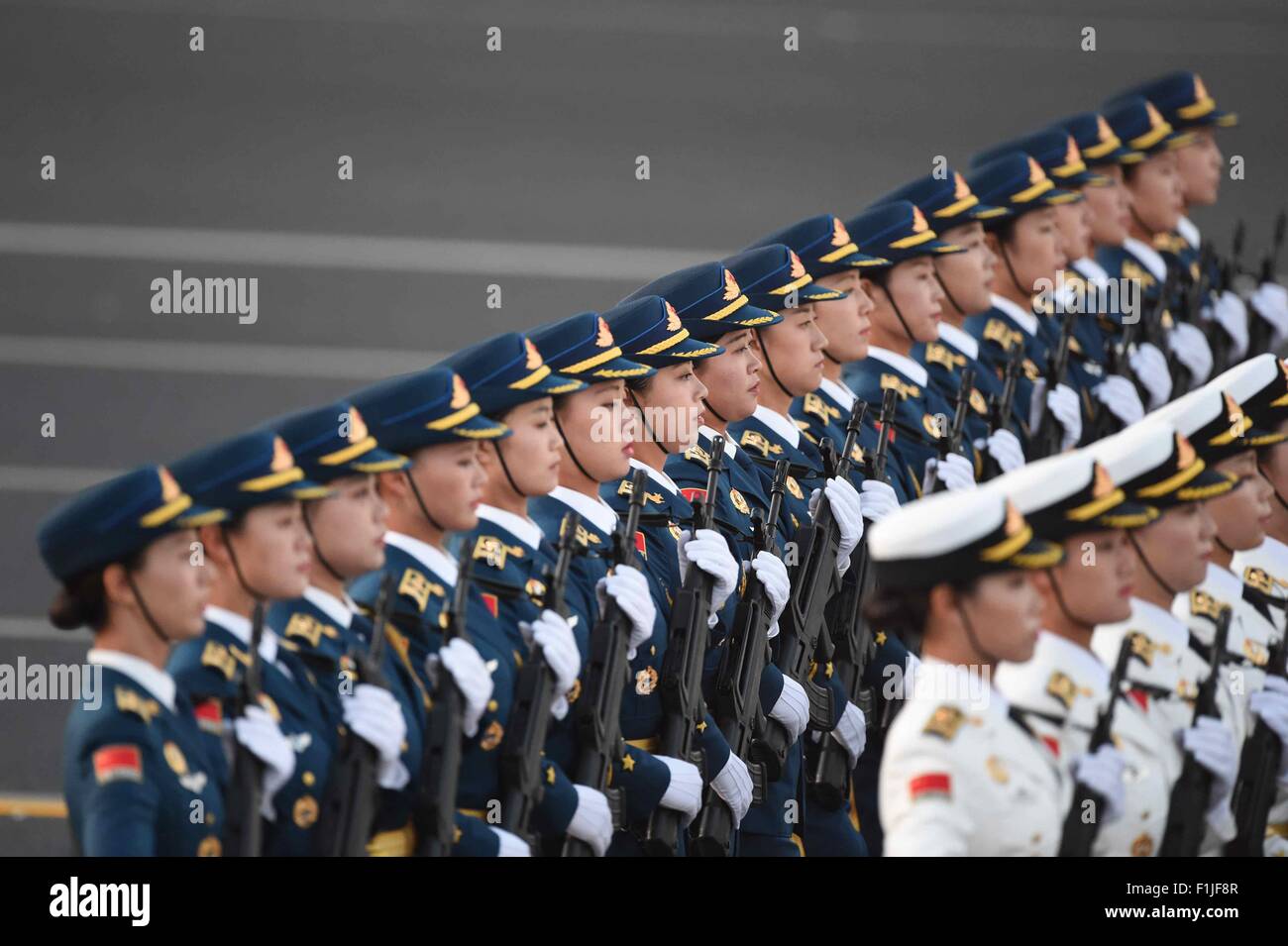 Female soldiers china hi-res stock photography and images - Alamy
