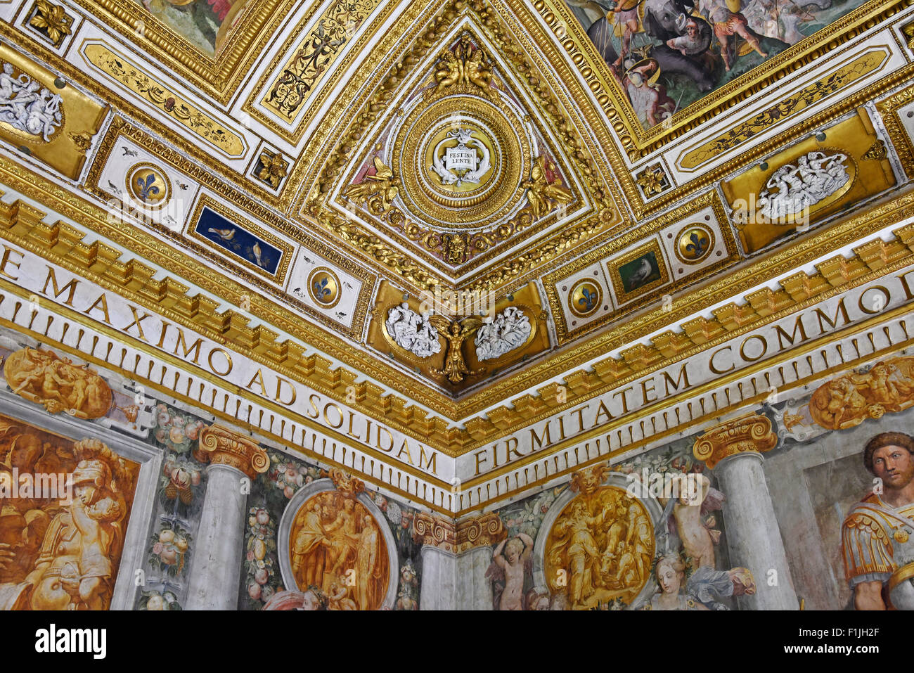 Sala paolina castel angelo hi-res stock photography and images - Alamy
