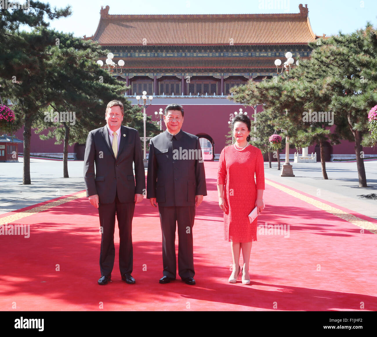 Beijing, China. 3rd Sep, 2015. Chinese President Xi Jinping (C) and his ...