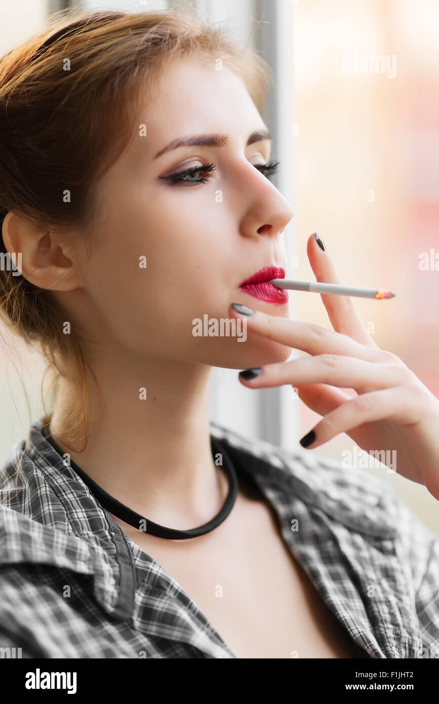 Smoke Girl Hd Wallpapers Smoking Goes Up Two Fold Among Teen Girls,