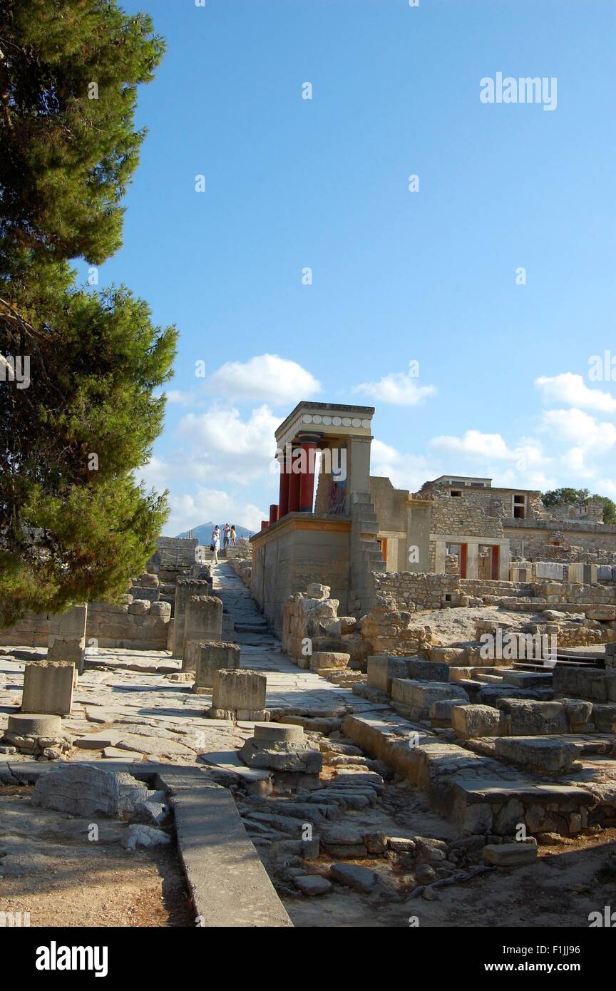 The ancient Minoan palace of Knossos in Crete Stock Photo - Alamy