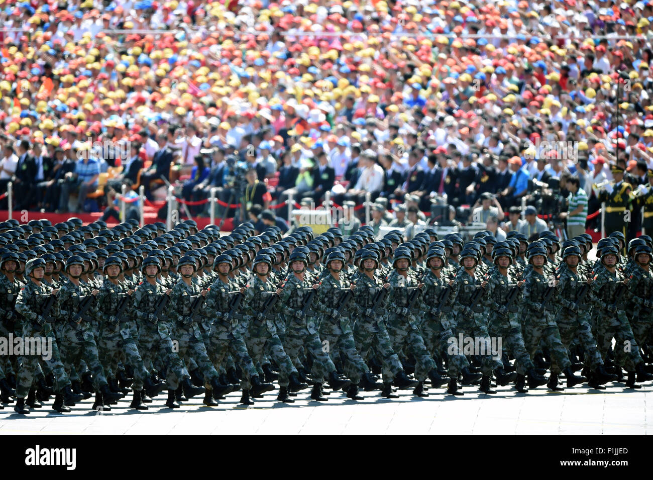 Chinese soldiers during a parade hi-res stock photography and images ...