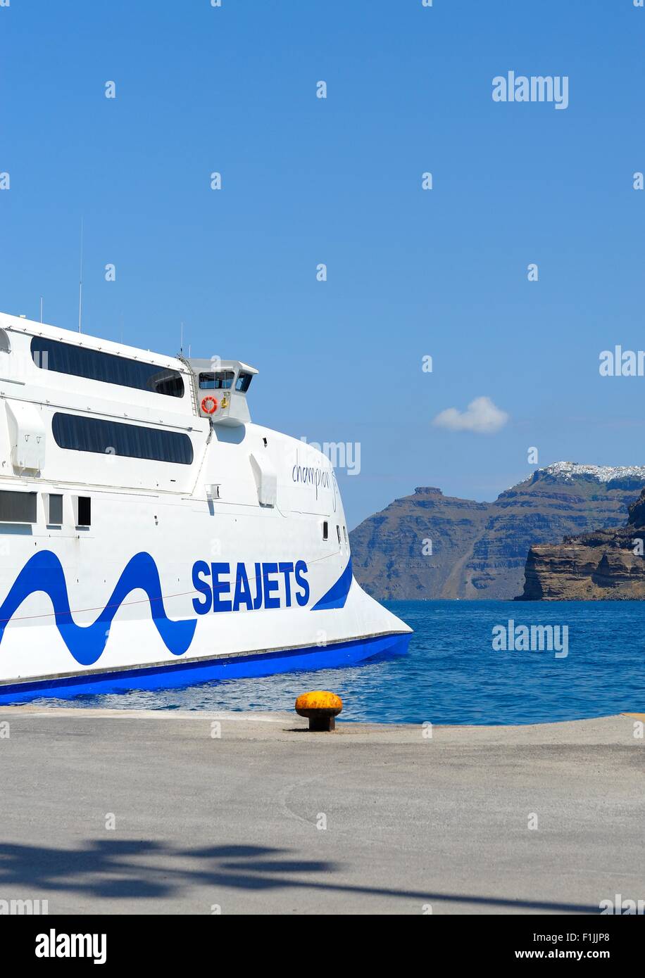 A Seajets Catamaran Passenger Ferry docked in Ormos Athinios Santorini ...