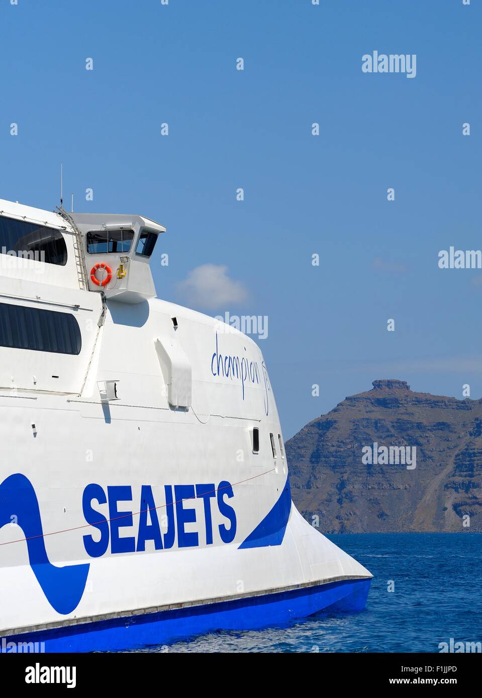 A Seajets Catamaran Passenger Ferry docked in Ormos Athinios Santorini ...