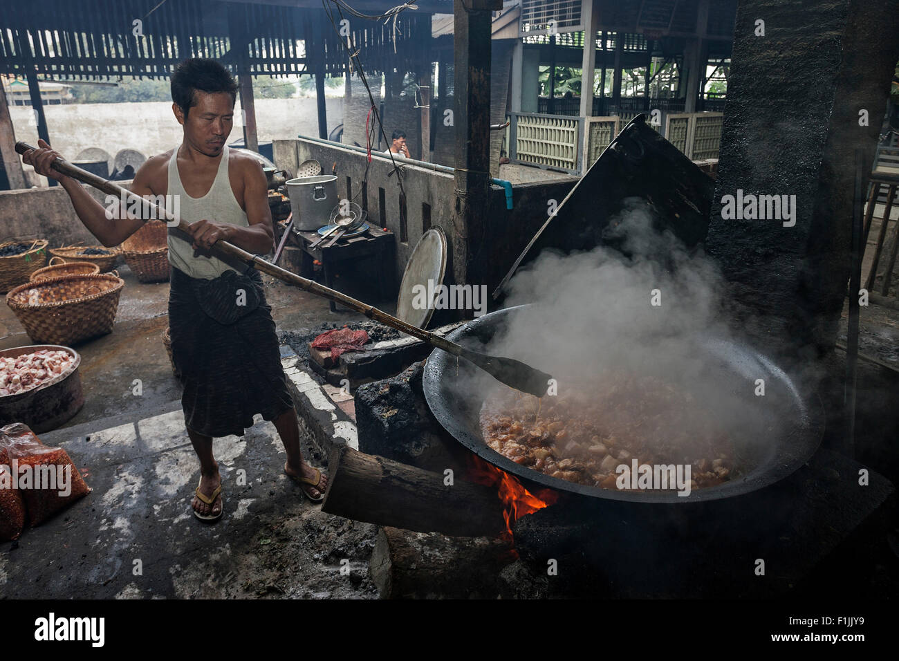 Open flame cooking hi-res stock photography and images - Alamy