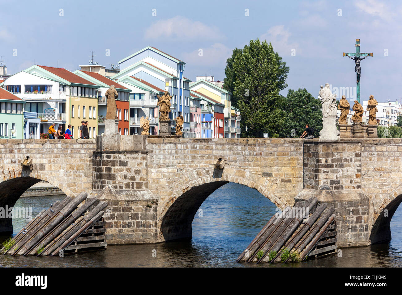 Historic stone arch bridge over hi-res stock photography and images - Alamy