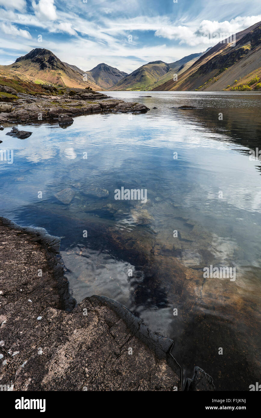 Stunning landscape of Wast Water and Lake District Peaks on Summer day ...