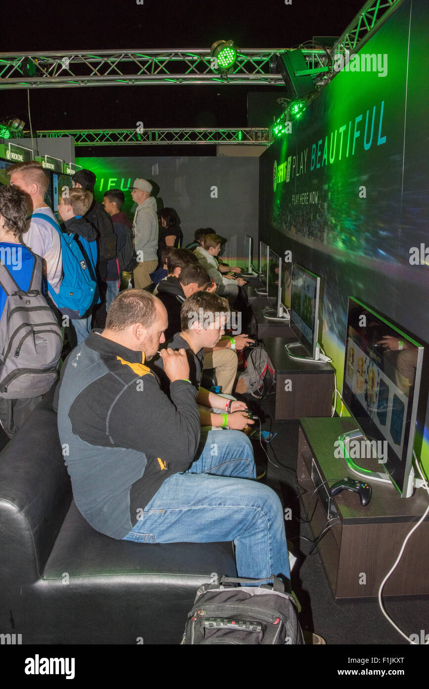 People playing Fifa 16 before release at Insomnia55 the Ricoh Arena ...