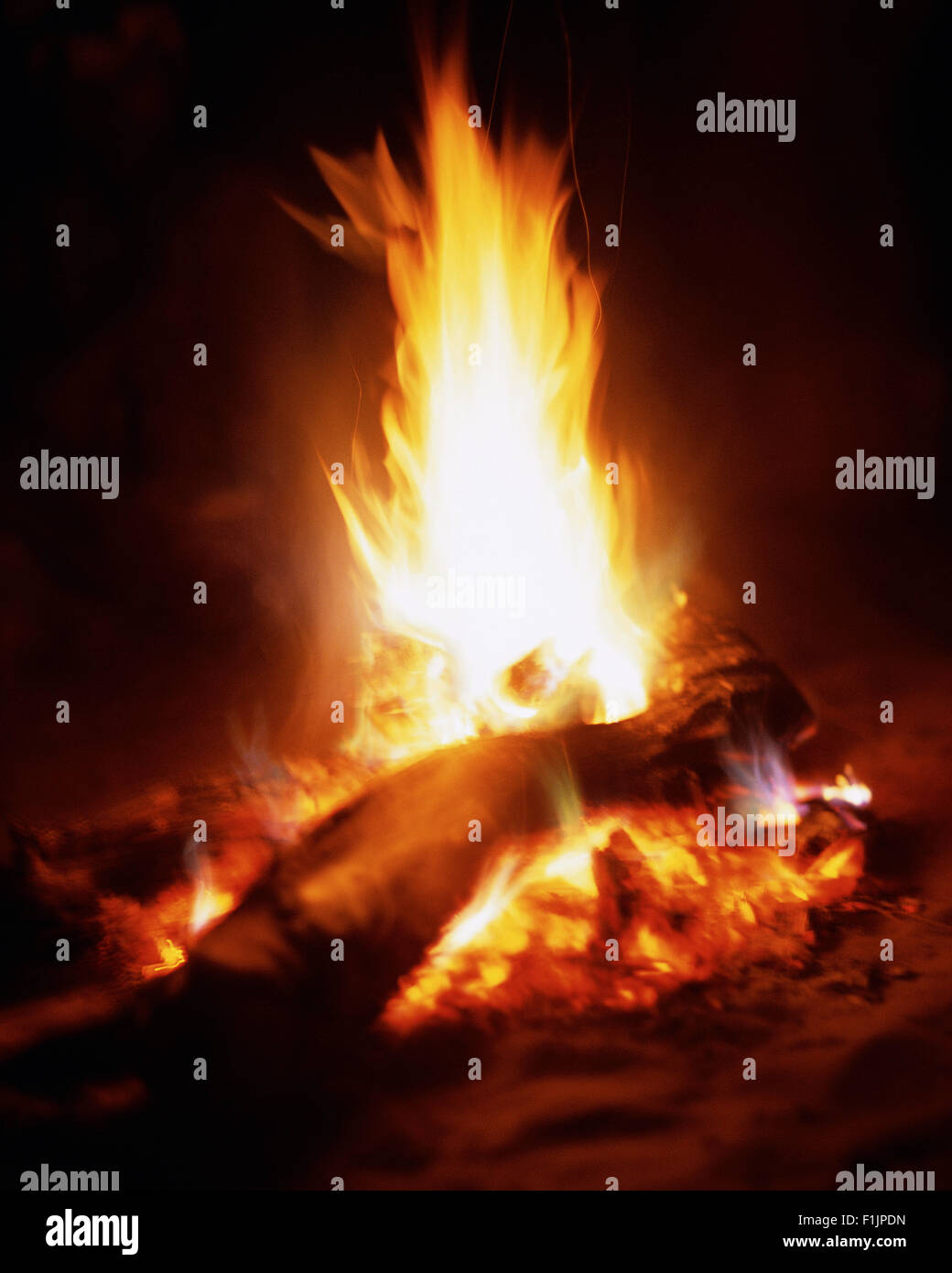 Campfire at night messam crater hi-res stock photography and images - Alamy