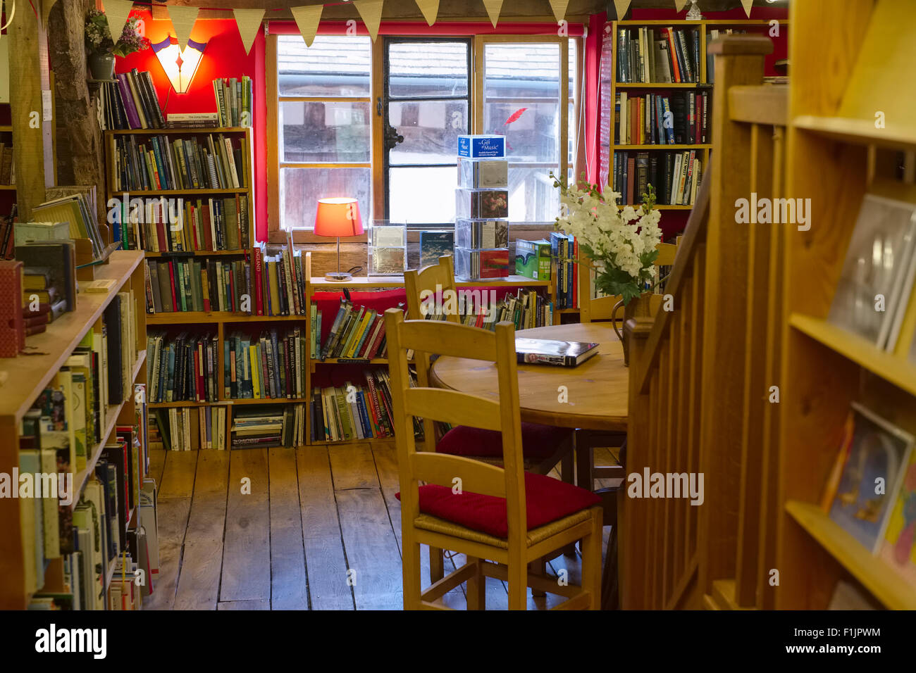 Interior of secondhand bookshop hi-res stock photography and images - Alamy