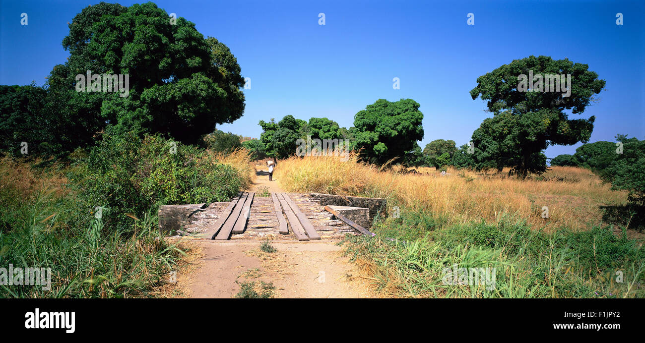 Rural bridge hi-res stock photography and images - Alamy