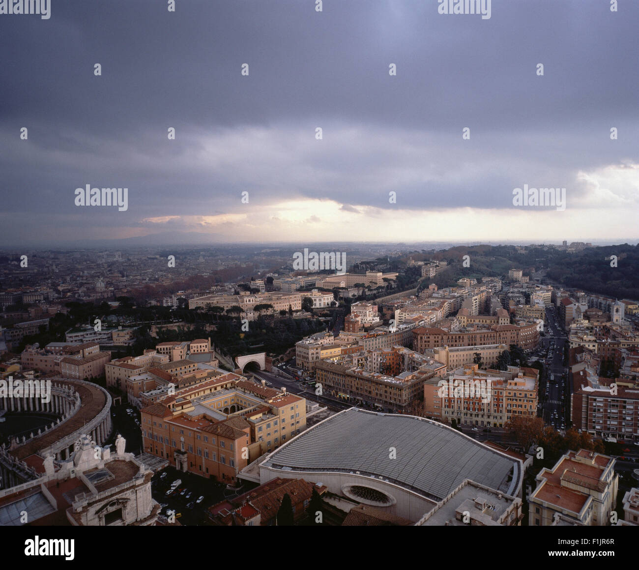 Overview of the basilica hi-res stock photography and images - Alamy