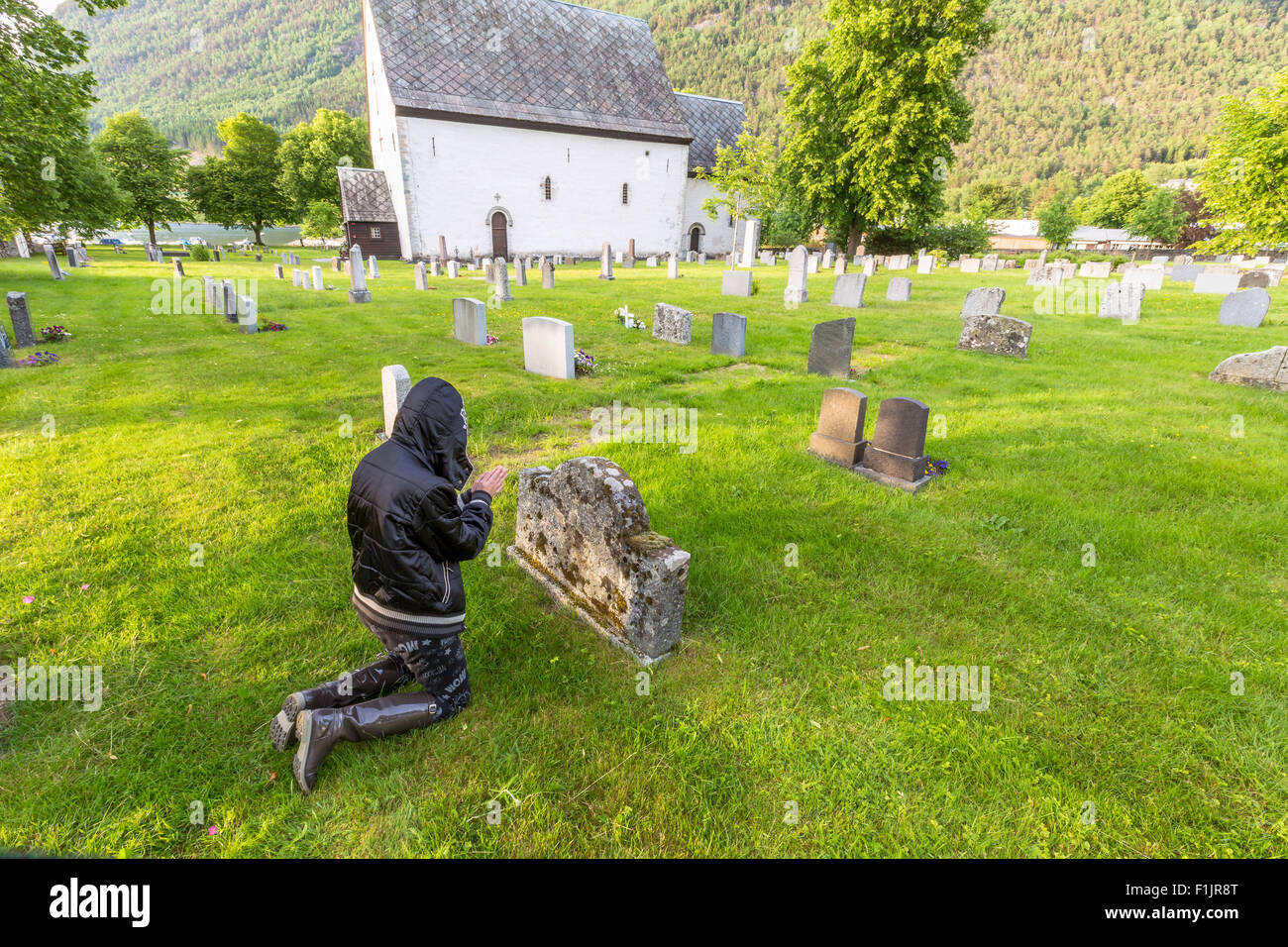 Crying dead hi-res stock photography and images - Alamy