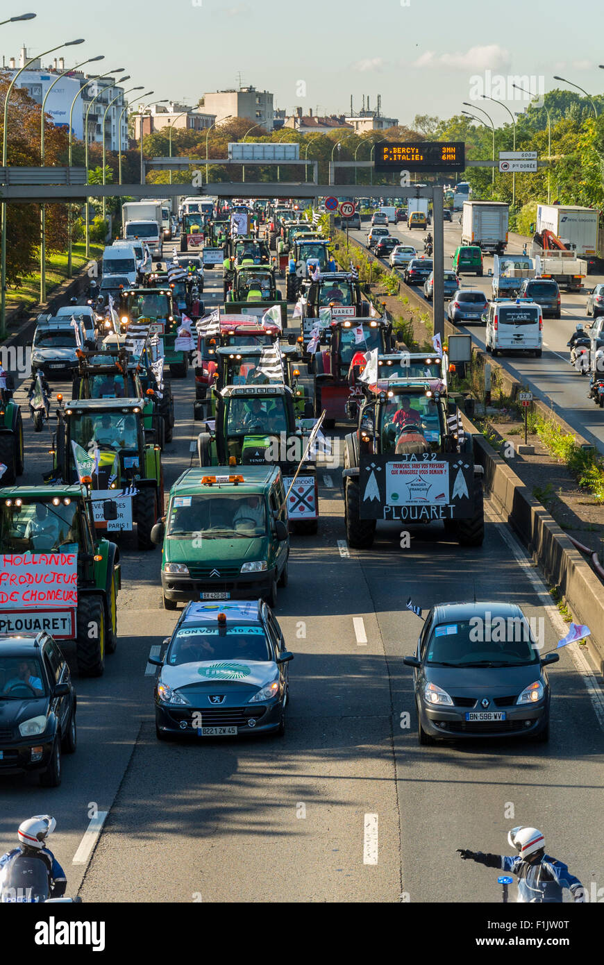 Paris, France. French Farmers Demonstration with 1000's Tractors ...