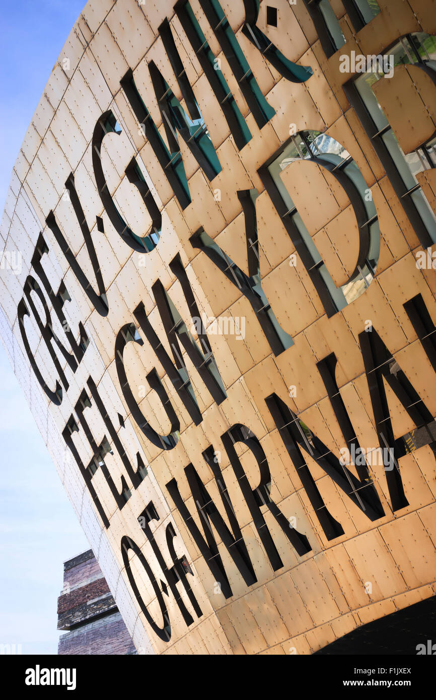 Cardiff bay front facade hi-res stock photography and images - Alamy