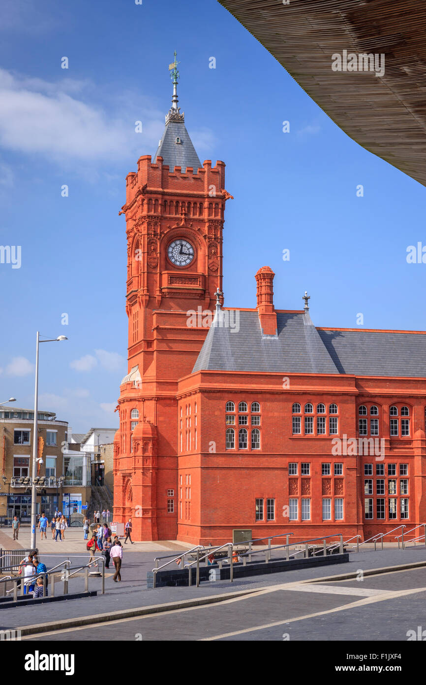 Cardiff bay front facade hi-res stock photography and images - Alamy