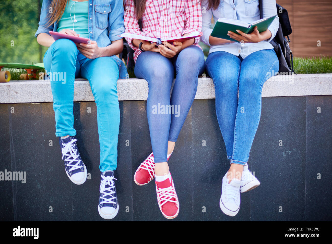 Teens legs up hi-res stock photography and images - Alamy