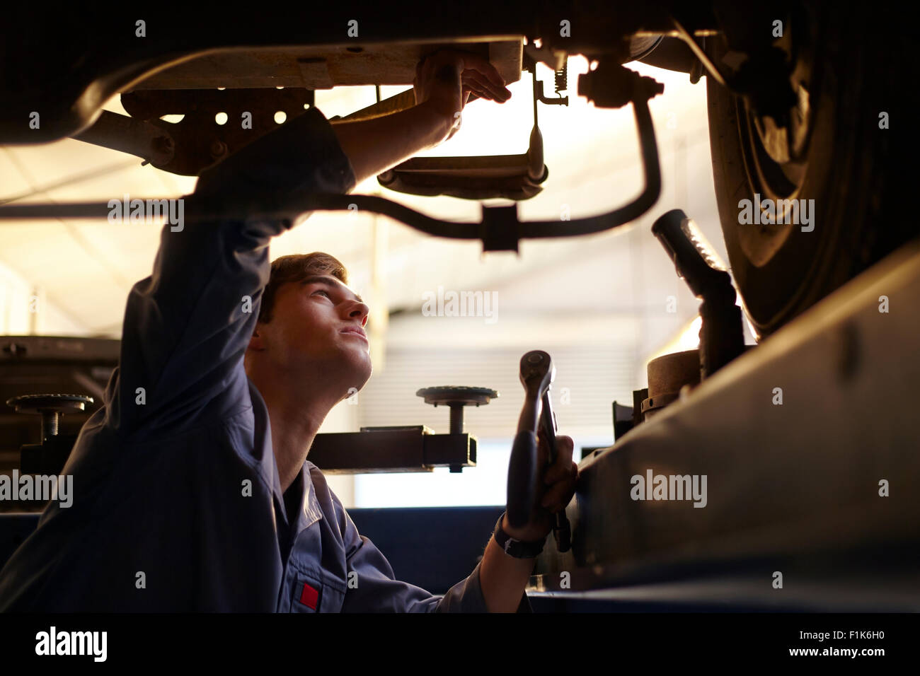 Car under repair hi-res stock photography and images - Alamy