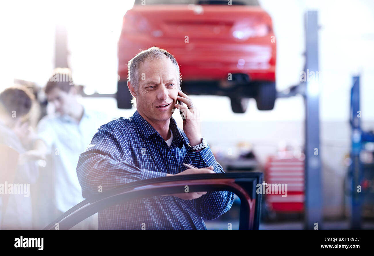 Auto man hi-res stock photography and images - Alamy