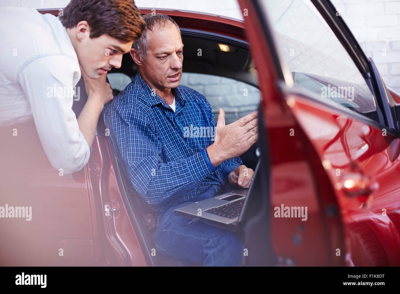 Laptop repair hi-res stock photography and images - Alamy