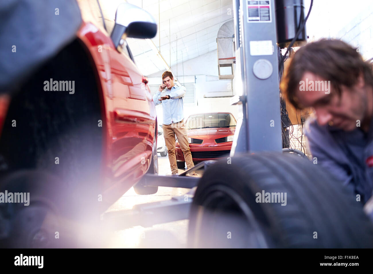 Customer waiting time hi-res stock photography and images - Alamy