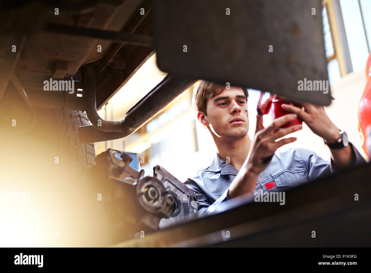 Auto mechanic working car diagnostic hi-res stock photography and images - Alamy