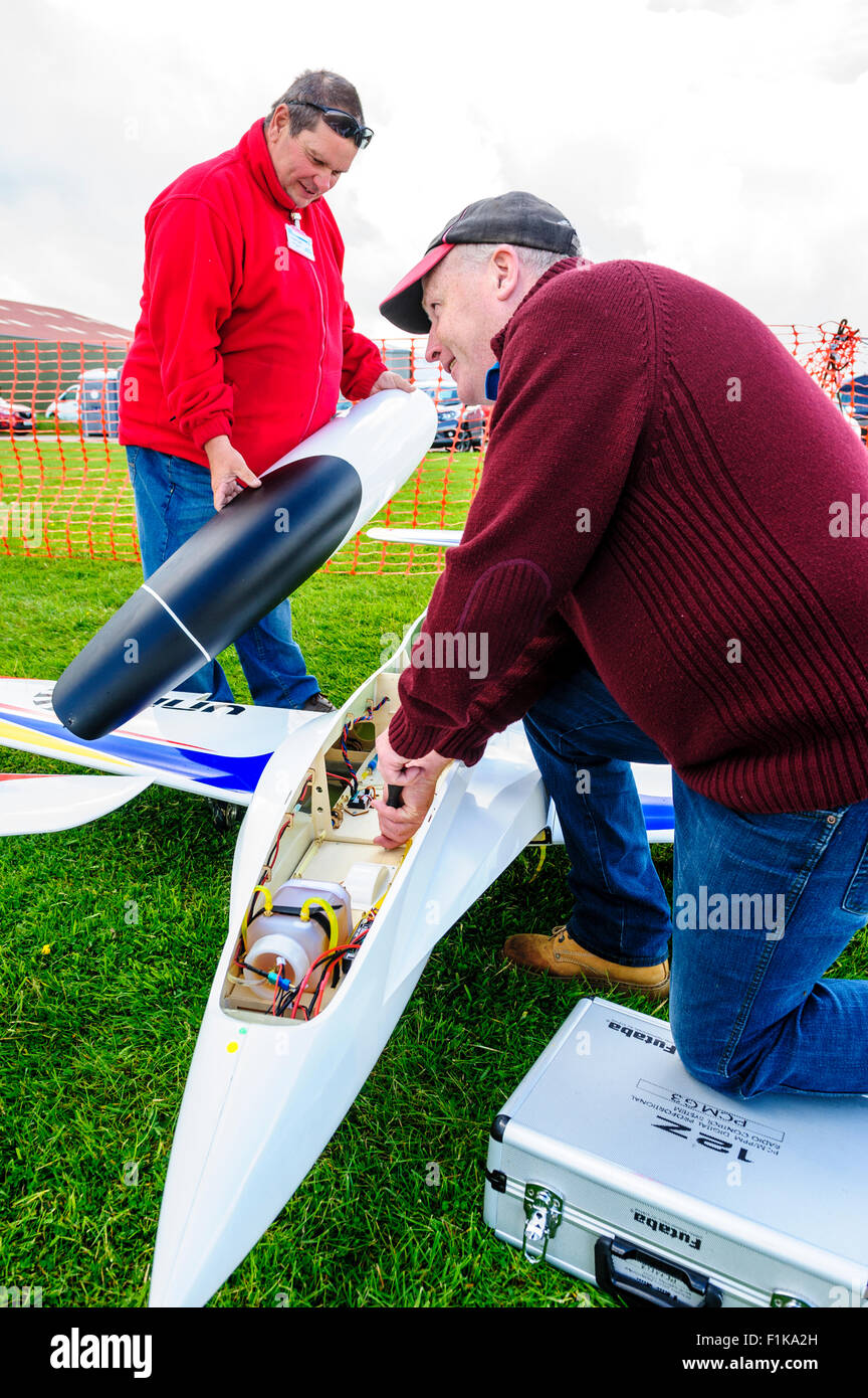 Enthusiasts preparing to fly large model aircraft at Strathaven ...