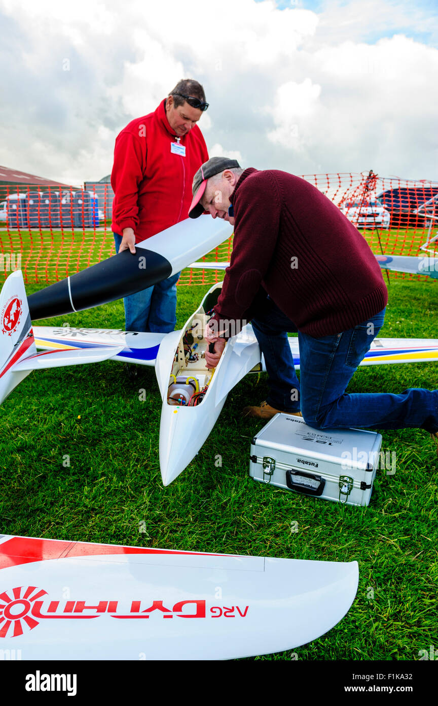 Enthusiasts preparing to fly large model aircraft at Strathaven ...
