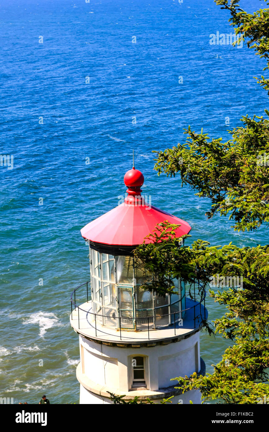 Heceta Head Lighthouse located on the Oregon coast 13 miles north of ...