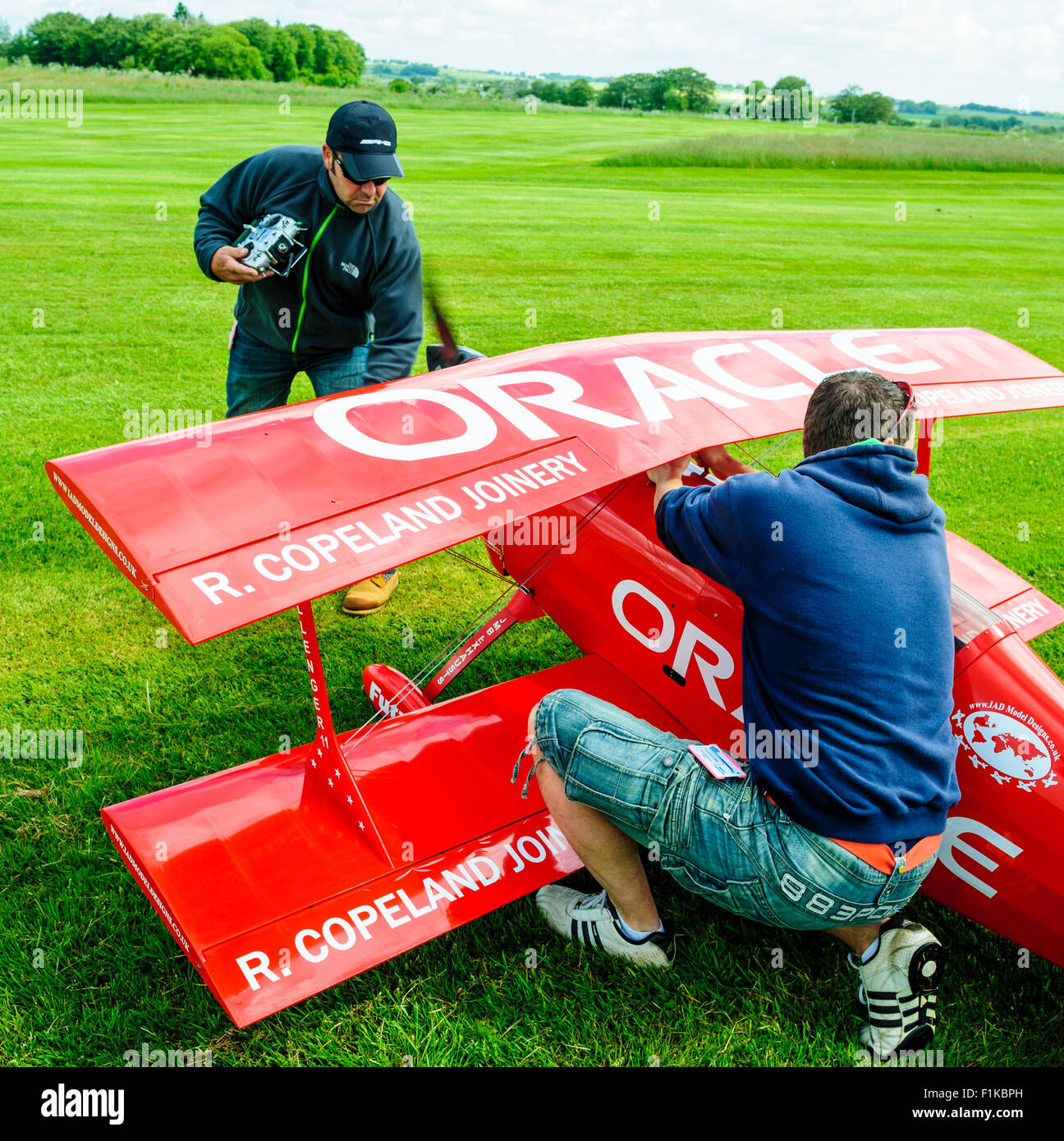 Enthusiasts preparing to fly large model aircraft at Strathaven ...