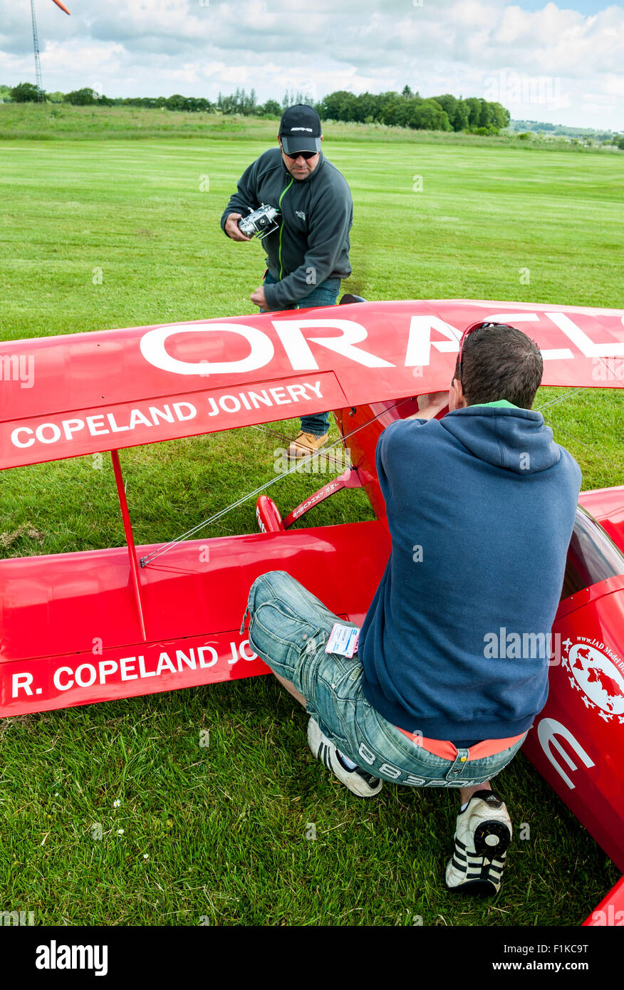 Enthusiasts preparing to fly large model aircraft at Strathaven ...