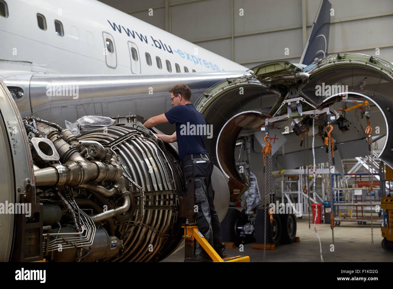 Conduct maintenance hi-res stock photography and images - Alamy