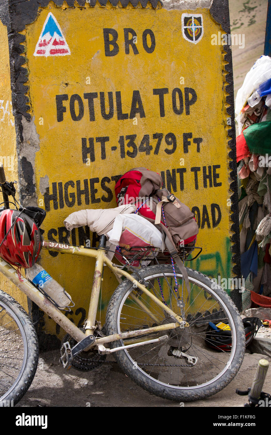 Indian bikes bicycles india hi-res stock photography and images - Alamy