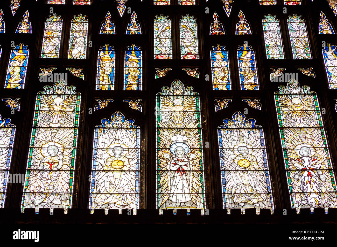 Large stained glass window hi-res stock photography and images - Alamy