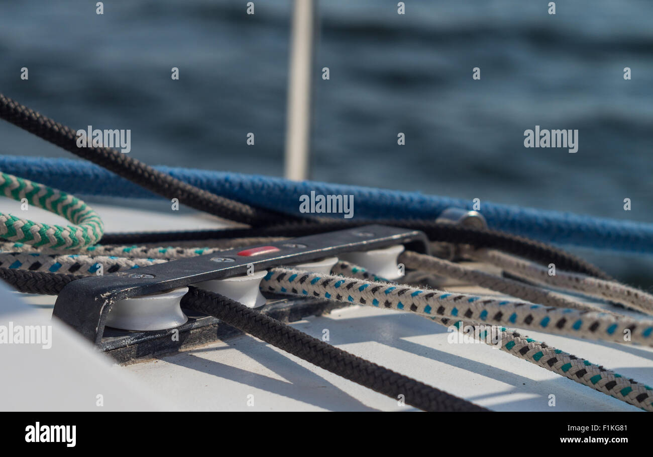rope at the base of the mast yacht Stock Photo - Alamy