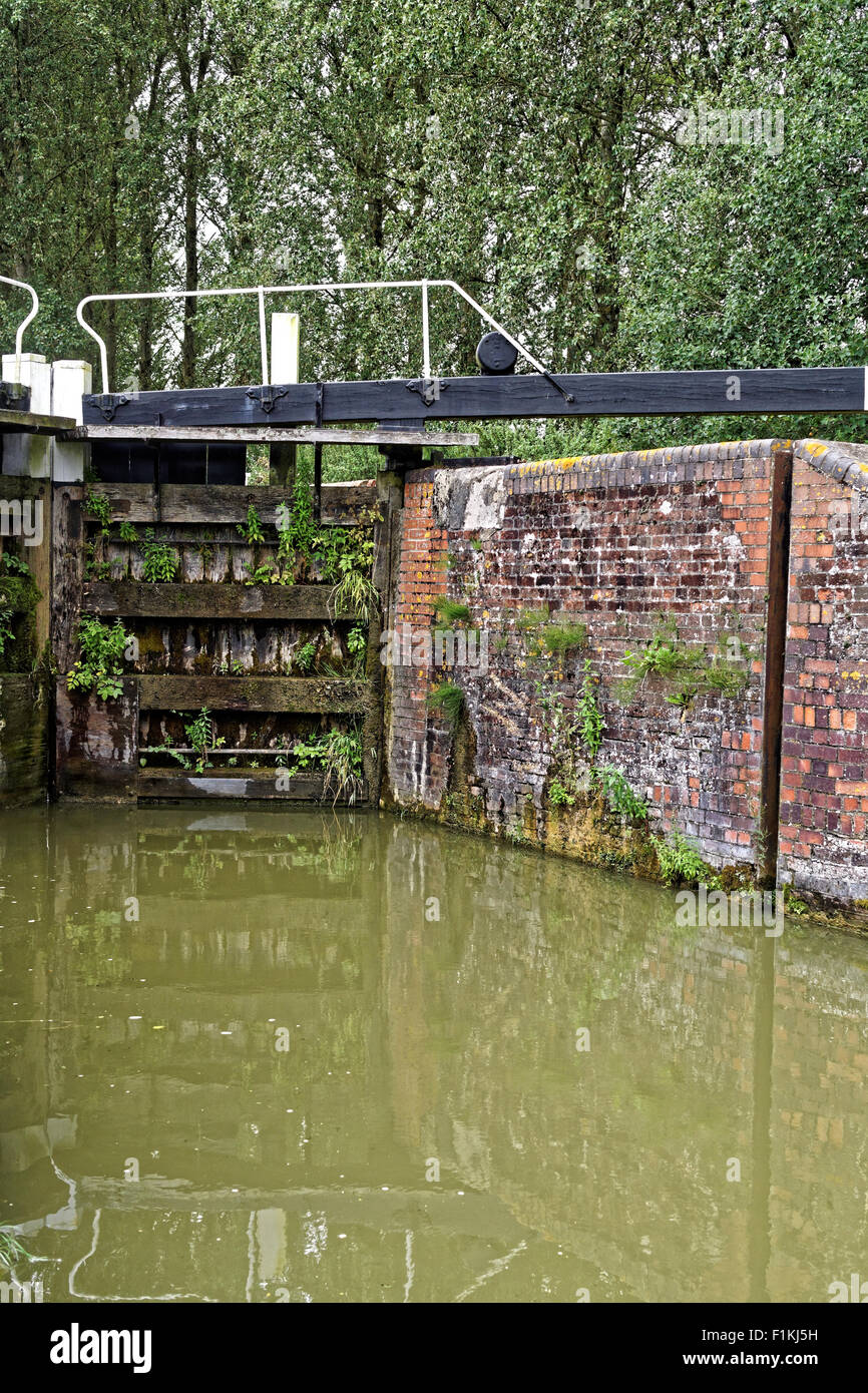 lock gates on Kennet and Avon Canal Stock Photo - Alamy