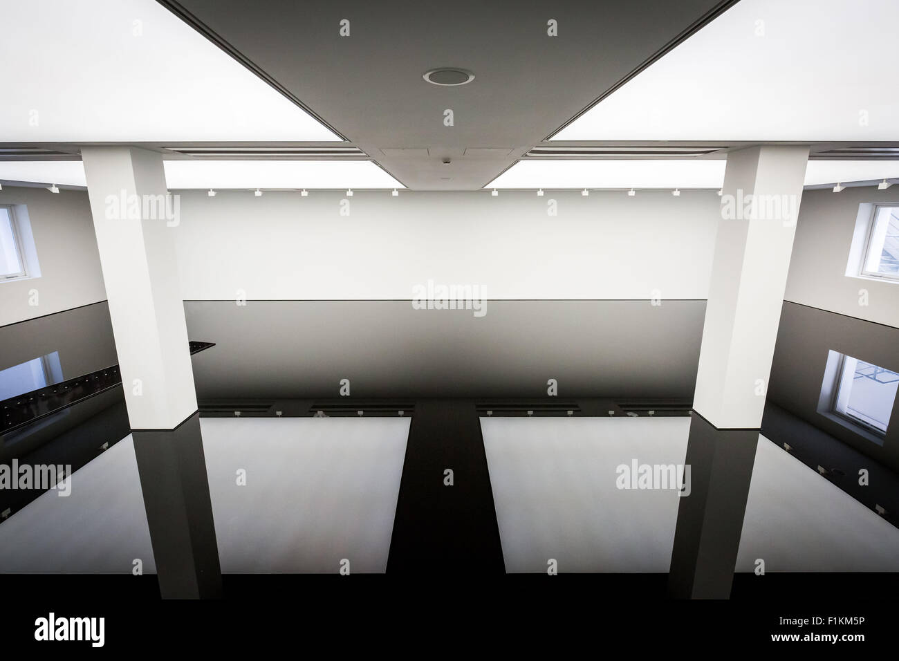 Richard wilson oil installation hi-res stock photography and images - Alamy