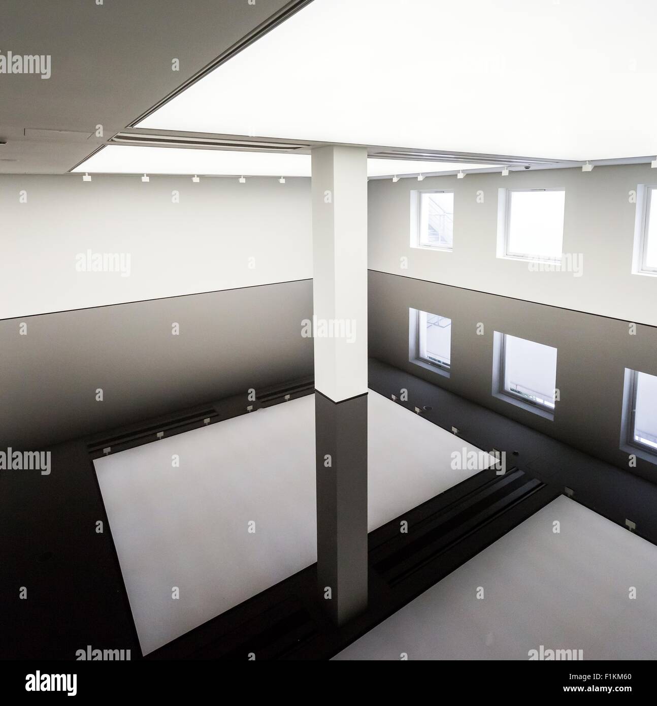 Richard Wilson Oil Installation High Resolution Stock Photography and ...