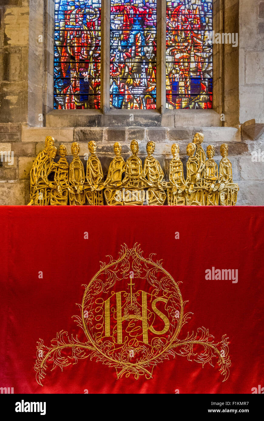 Modern church altar hi-res stock photography and images - Alamy