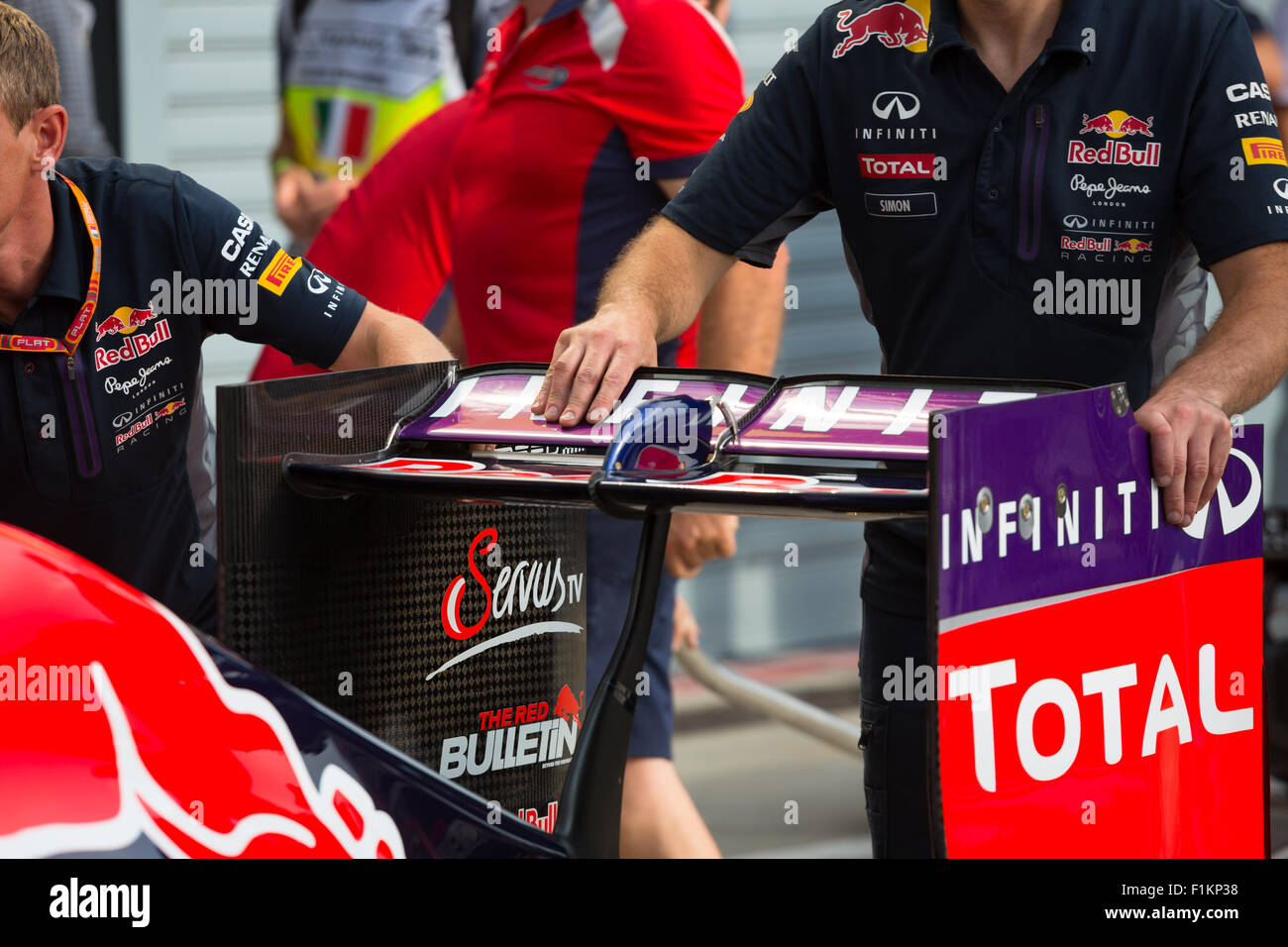 F1 rear wing hi-res stock photography and images - Alamy