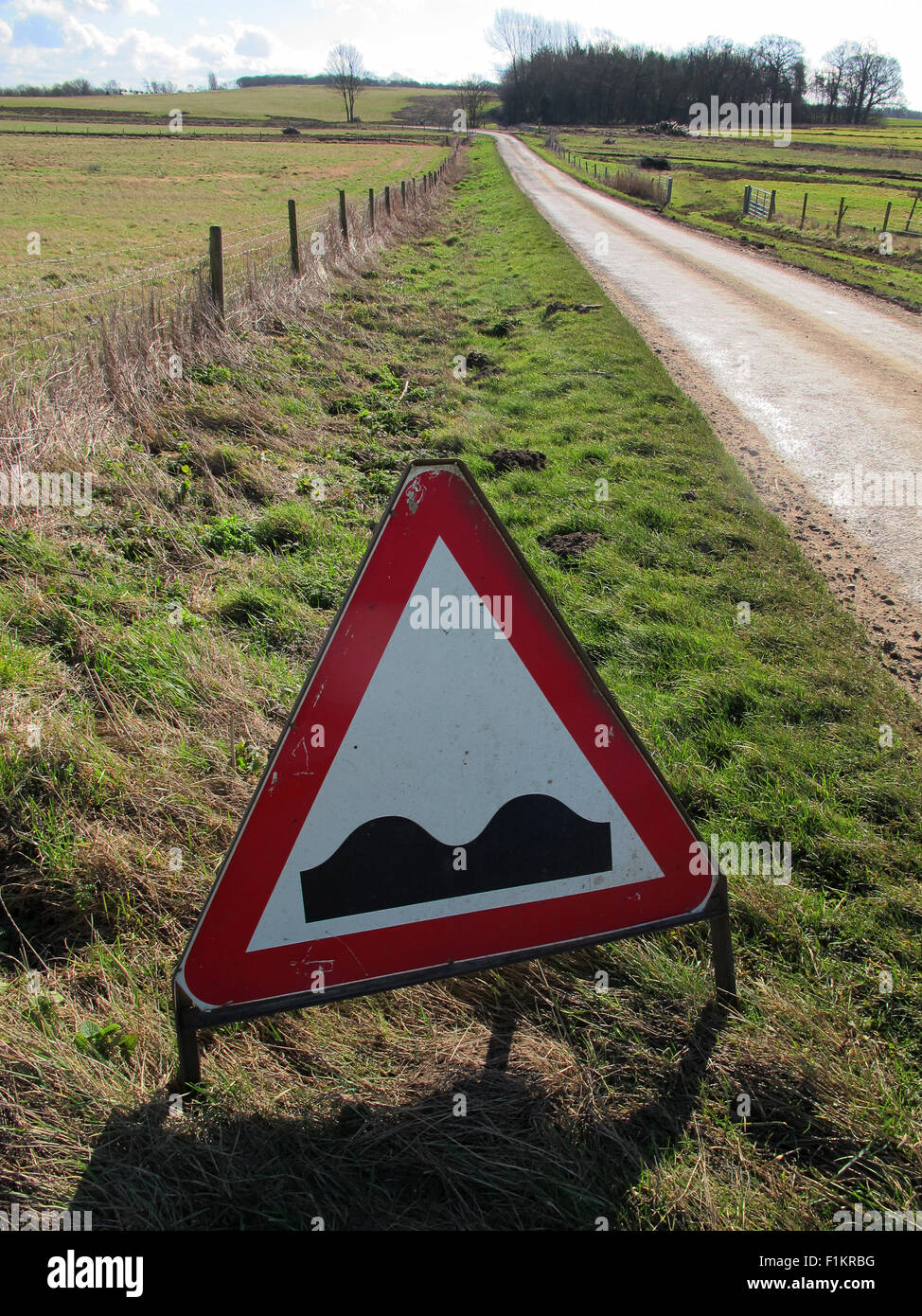 Uneven surface warning sign hi-res stock photography and images - Alamy