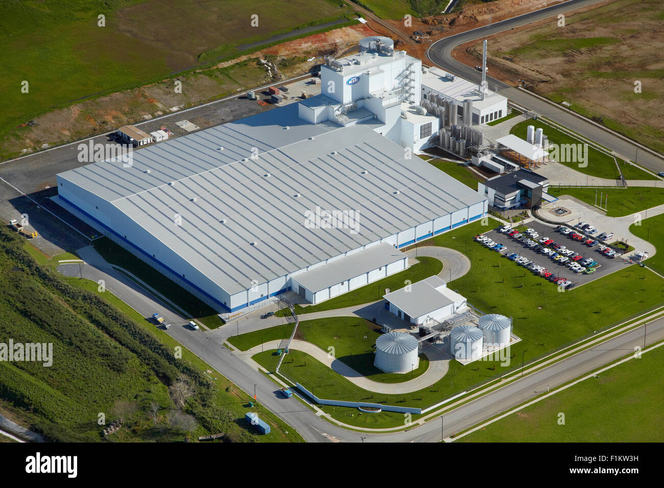 Yashili Dairy Factory, Pokeno, South Auckland, North Island, New ... Yashili Dairy Factory, Pokeno, South Auckland, North Island, New ...