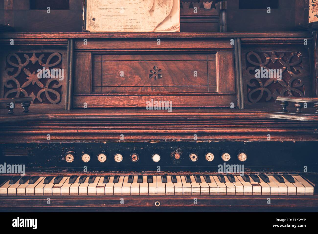 Organ music hi-res stock photography and images - Alamy