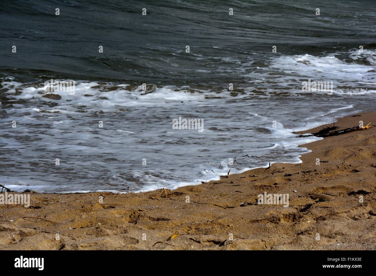 Beach with waves hi-res stock photography and images - Alamy